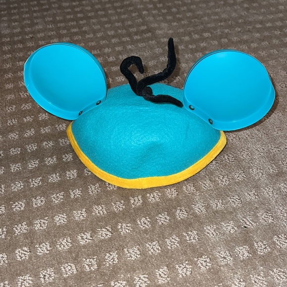 Disney | Accessories | Perry The Platypus Phineas And Ferb Disneyland ...